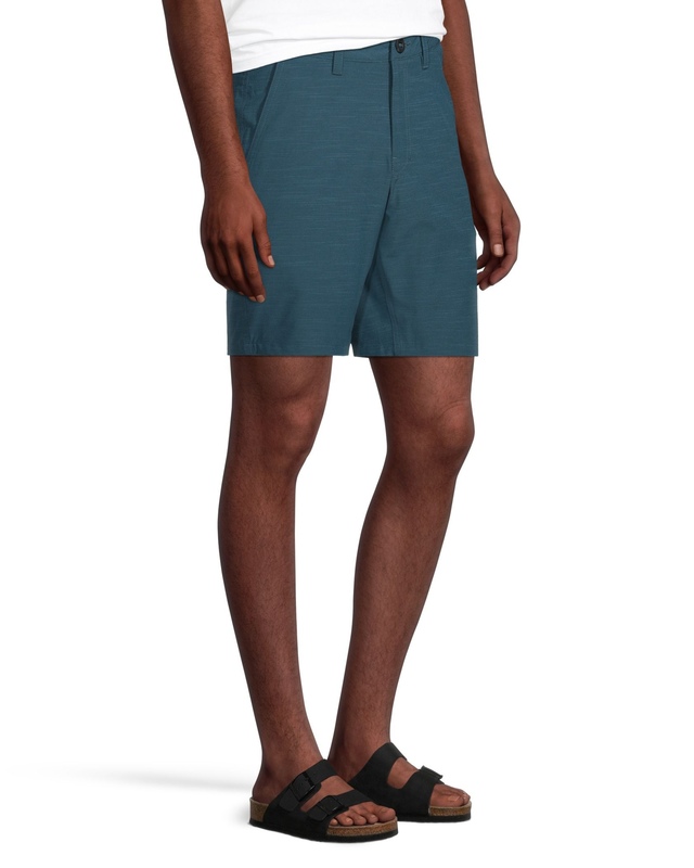 Men's Mid Rise Stretch Textured End on End Quick Dry Hybrid Shorts | Mark's